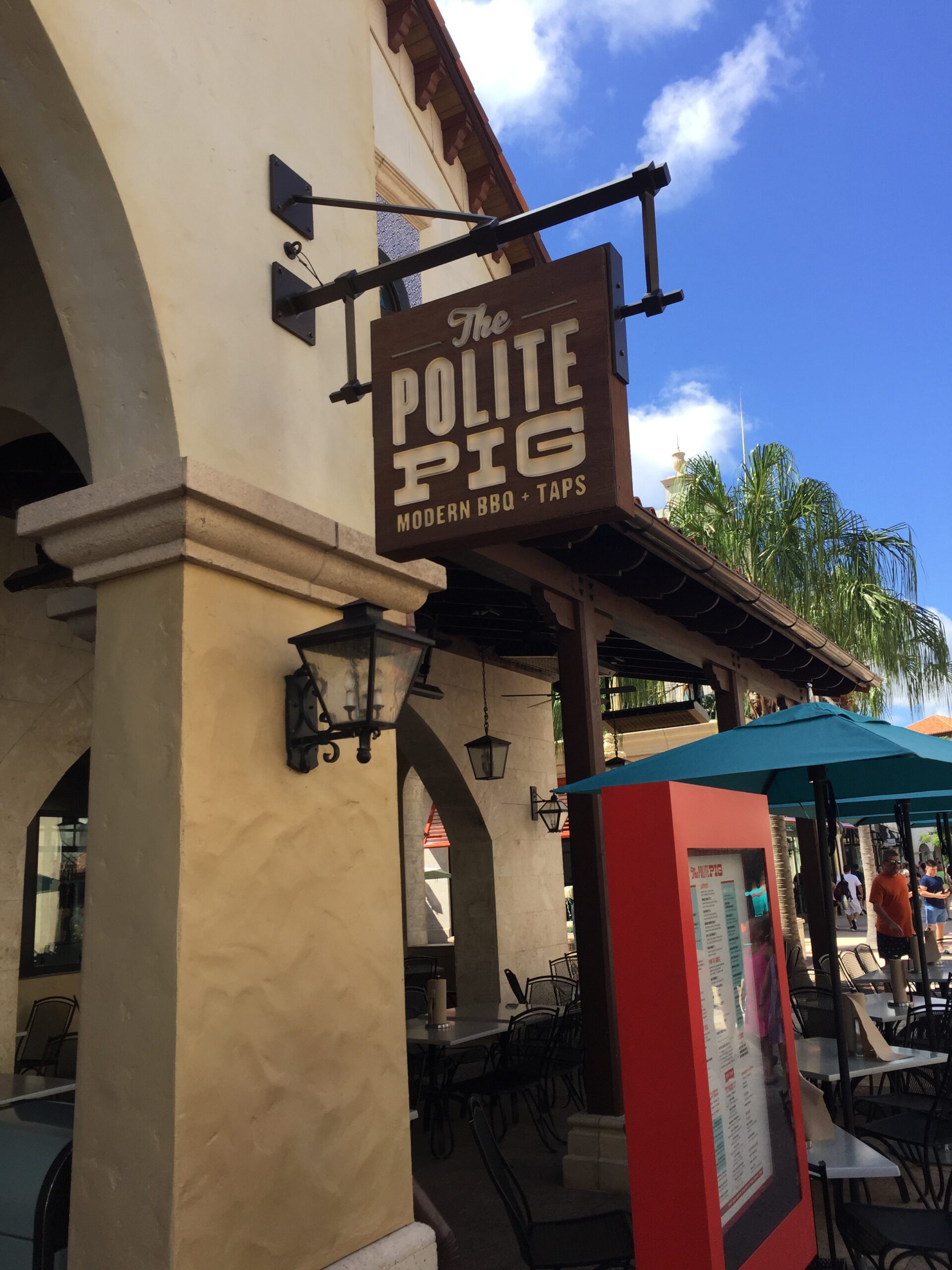 Disney Springs Polite Pig Restaurant - Me and the Mouse Travel